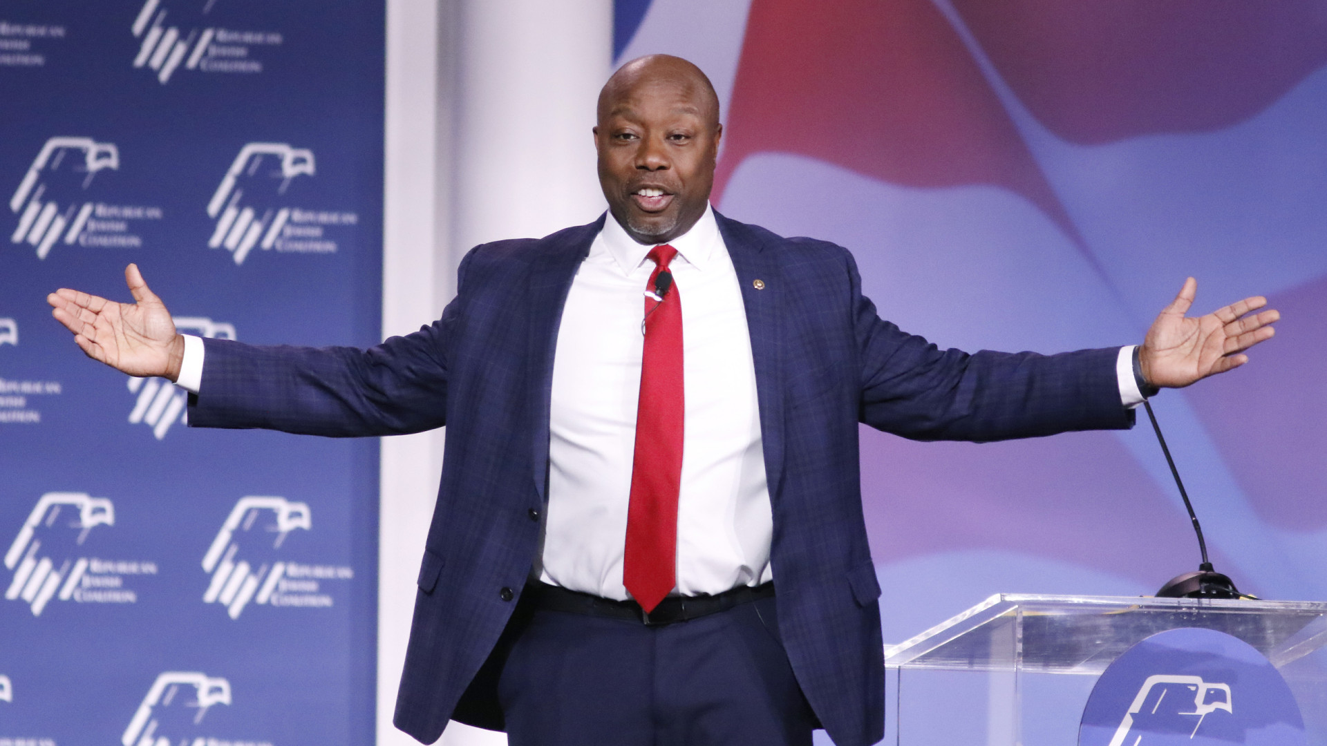Senador republicano Tim Scott prepara candidatura à Casa Branca - Rádio ...