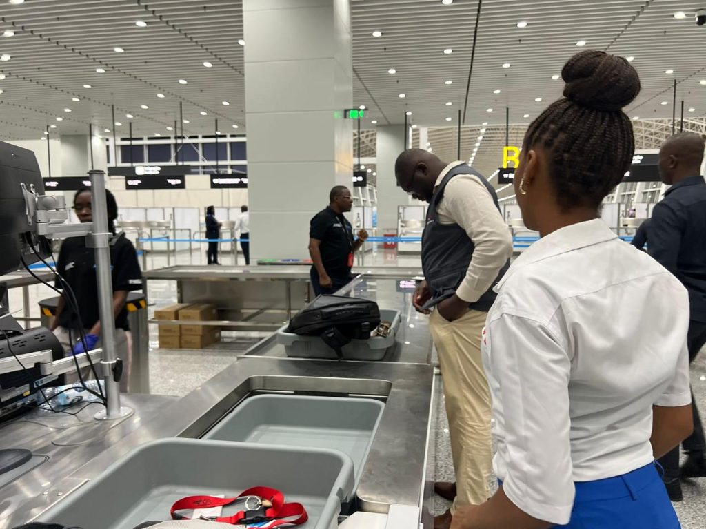 Realizado teste de transferência de vôos de passageiros para Aeroporto ...